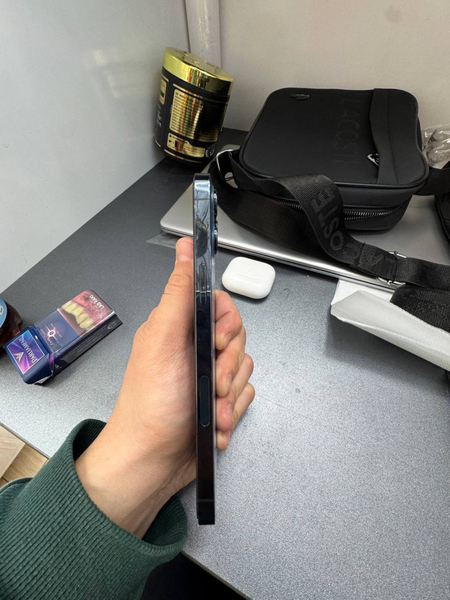 Iphone 12 pro max sotiladi