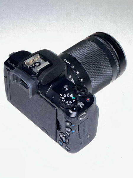 Продаётся беззеркальный фотоаппарат Canon EOS M50 Mark II