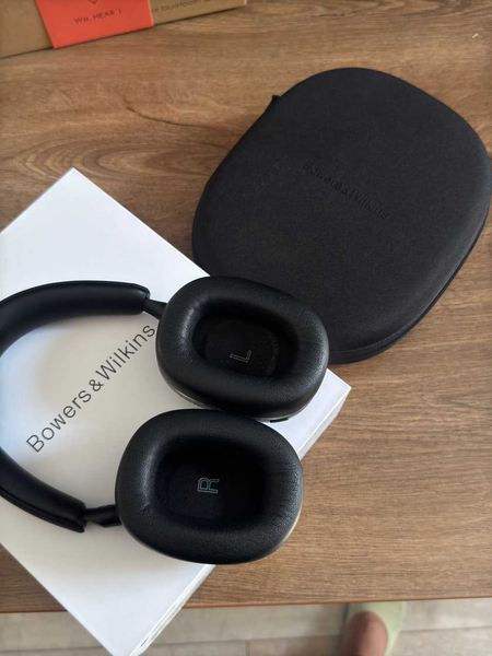 Срочно продается Наушники Bowers & Wilkins
