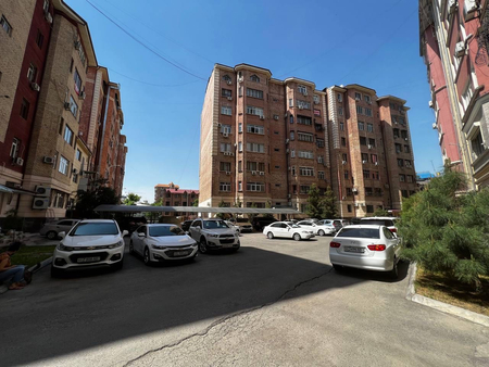Мирабад Продается 3 комнатная квартира Банковский дом ул.Фидокор