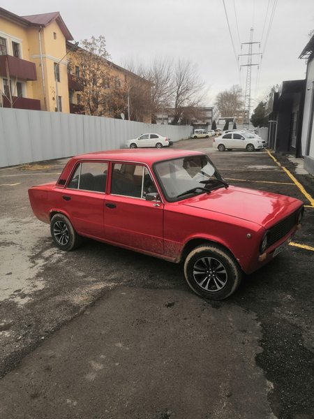 Jiguli 2111 sotiladi