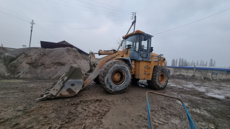 Погрузчик фронтадьный 3 куб