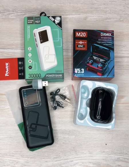 Simsiz quloqchin M20 va Power Bank Uyingizga dastavka bor