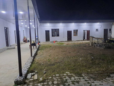 Uchastka sotiladi uchqahramon