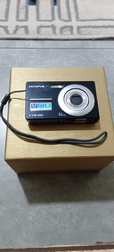 Продам OLYMPUS FE- 20