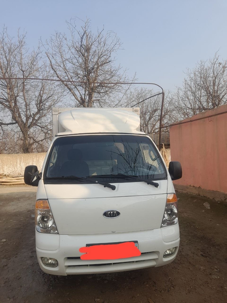 Kia bongo yilli 2010