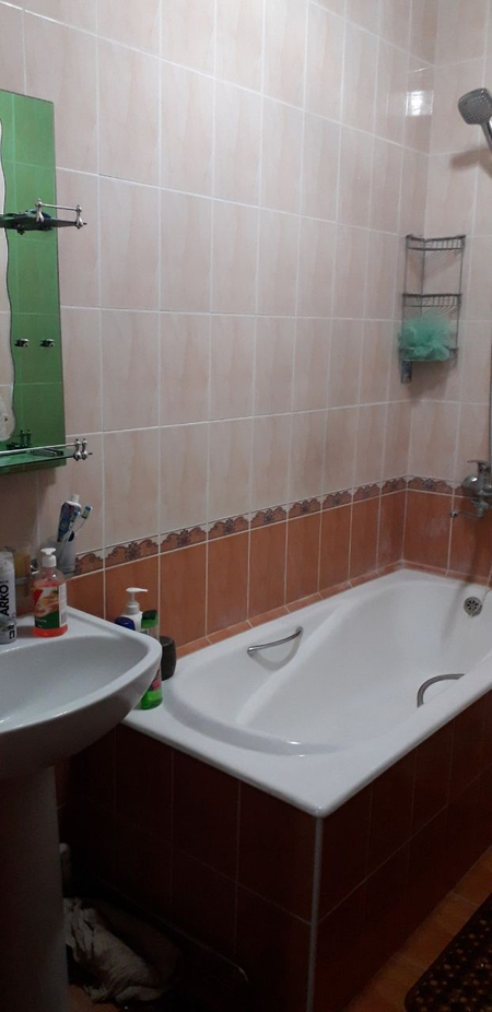6 sotixli katej sotiladi