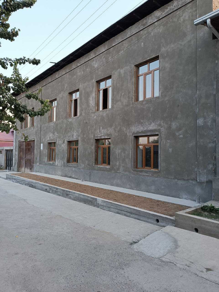 Селекцияда (Селхоз) 2 этажли 8.3 сотих участка сотилади