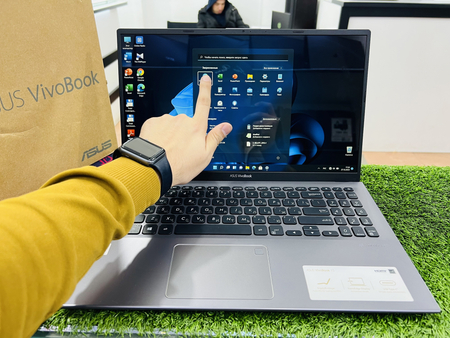 Asus Vivobook sensor i3-10gen 8GB/256GB SSD