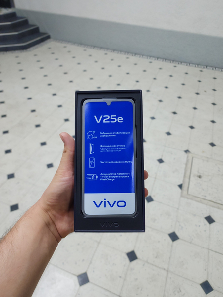Vivo V25e.  Holati yangi. Хotira 8+8/128. Farg'ona