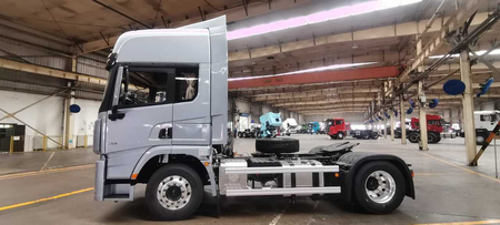 SHACMAN X5000 Тягач дизель АМТ 4*2 подушка