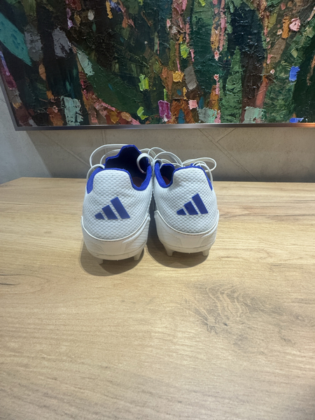 Продаю бутсы Adidas F50: Лёгкость, скорость и комфорт для вашей игры!