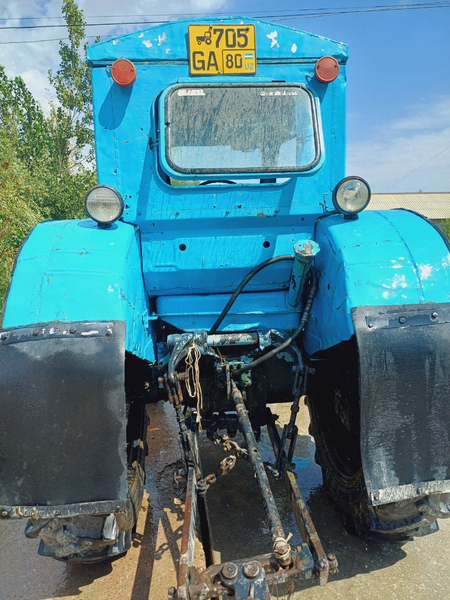 Traktor  T40  priseplari bilan sotiladi .