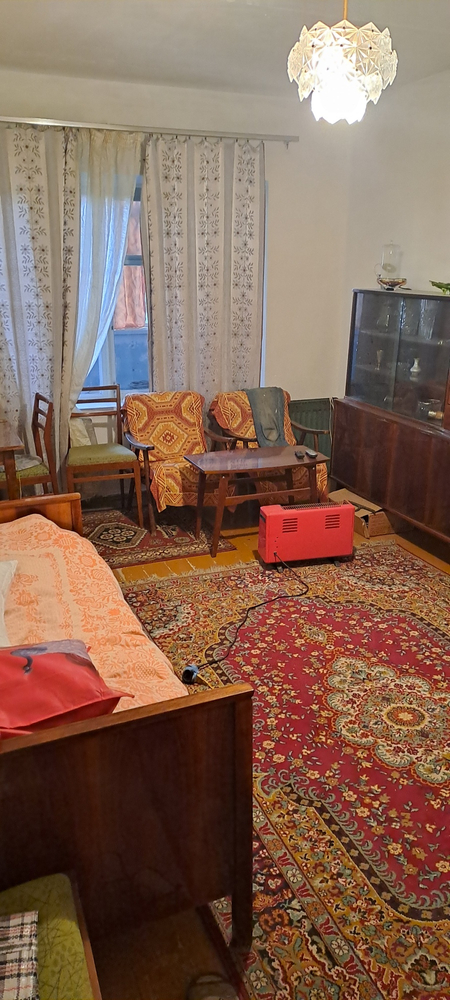Срочно продаётся 3 комнатная квартира  77 серия  на 3 этаже