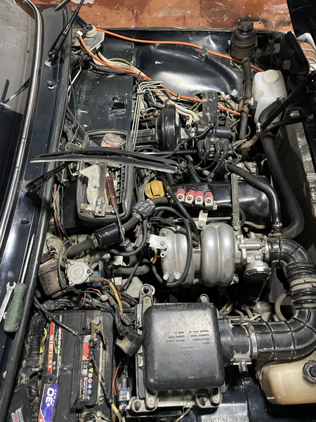 Niva 4x4 sotiladi