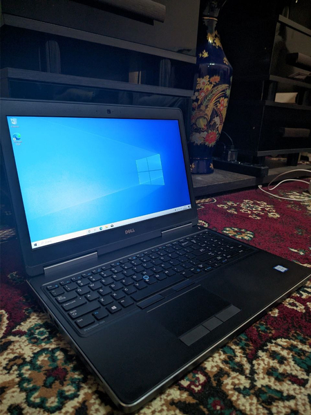Dell precision i7 7820HQ/16/512/Quadro 4GB Carbon