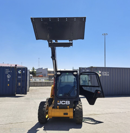 Мини погрузчик с бортовым поворотом JCB SSL 155 в наличии!