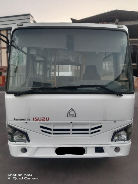 Isuzi empa 40 naxt  arendgayam