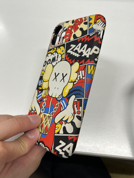 Силиконовый чехол Kaws для iPhone 11