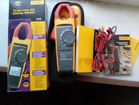 Fluke 373 
Диапазон измерени
