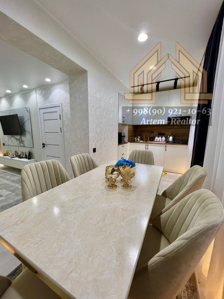 Ялангач Эко базар , 3/3/4 , кирпич , балкон 2*6 , 70м2 , 120 000 у.е