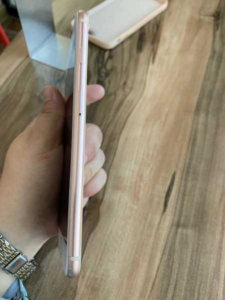 Продается iPhone 8 plus