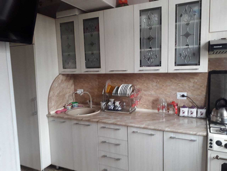 Тинчликда 3 хонали квартира,2-каватда,евроремонтли, 70 m2