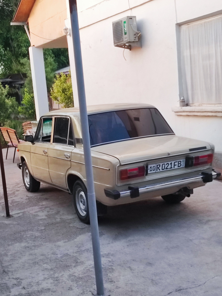 Vaz 2106 sotiladi