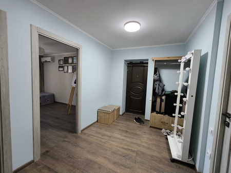 Продается квартира буюк ипак йюли 3/5/5 евро 67м²