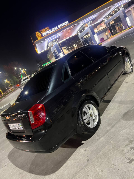 Продаётся Lacetti