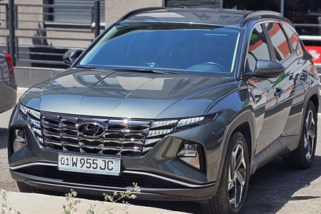 Sro'chna. Hyundai Tucson 2021 yil 2 -chi pozitsya bez lyuk.