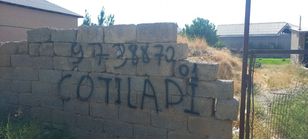 Yer sotiladi 5 sutik manzil tabaka orqasi narxini kelishamiz