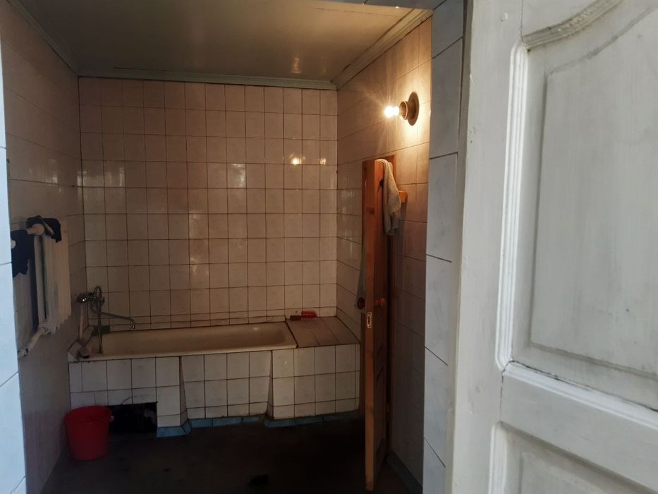 Жилой ДОМ общ. площадь 260м²  4 комнаты (большой огород]