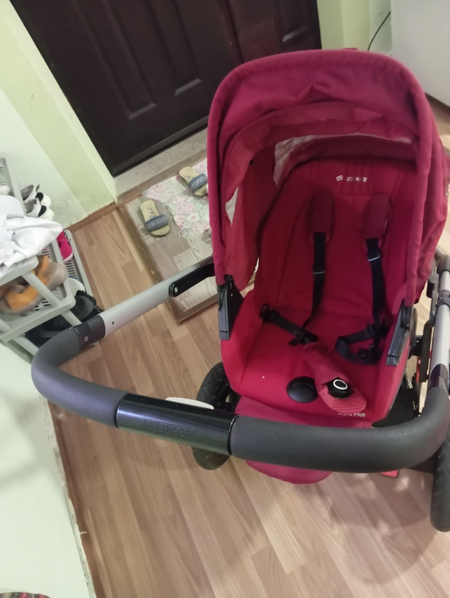 Коляска, фирма MAXi-COSi
