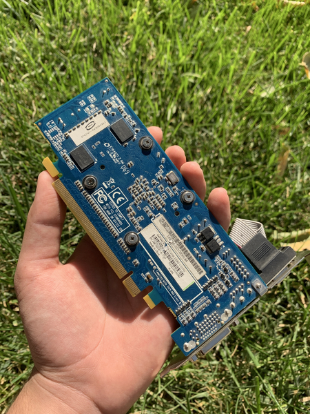 Видеокарта Nvidia GeForce gt 9600 gs на 512MB ddr3