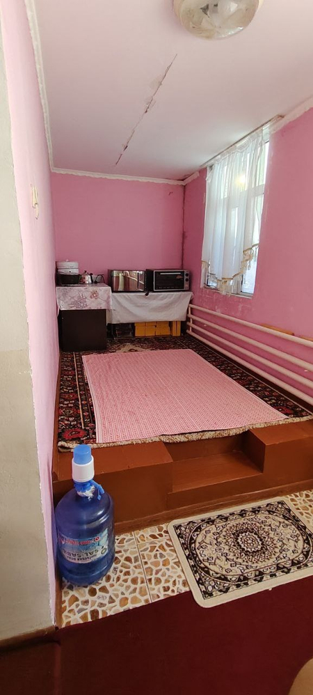 Tez arada 2 xanali jay satiladi, baxasi 295.mln kelisimli , tel
