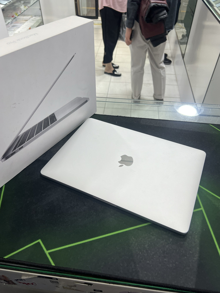Apple Macbook Pro 2017 Intel Core i5 SSD 128GB ОЗУ 8GB America