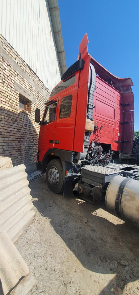 Volvo Fh 12 sotiladi srochniy