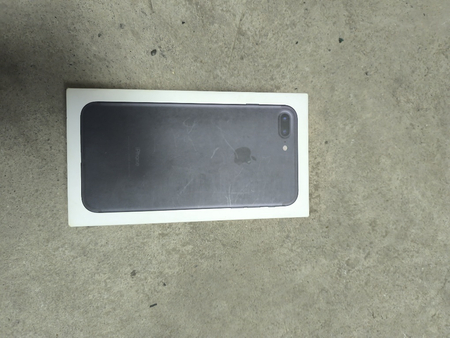 iPhone 7+ продаётся
