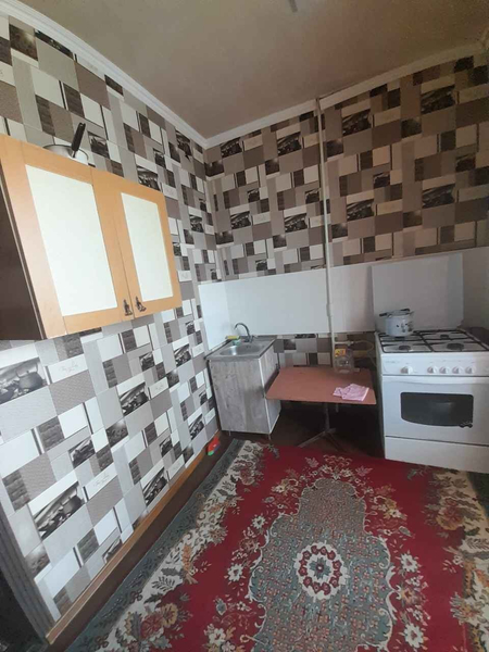 Чирчик ш. 10 м/н 3-этаж 1х янги планировка 39 м²