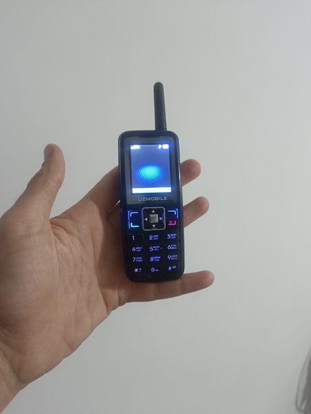 Uzmobile B5 CDMA 95 li tushadi Ishlashi zo\\\'r.