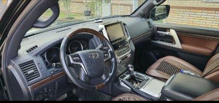 TOYOTA крузак 200