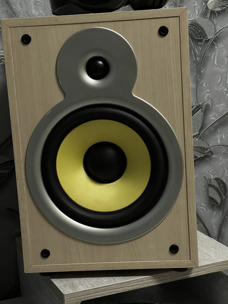 Microlab pro 3 sotiladi kalonka studio