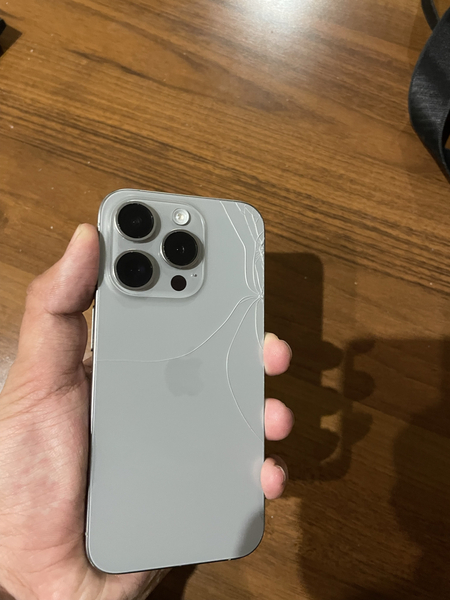 Iphone 15 Pro сотилади