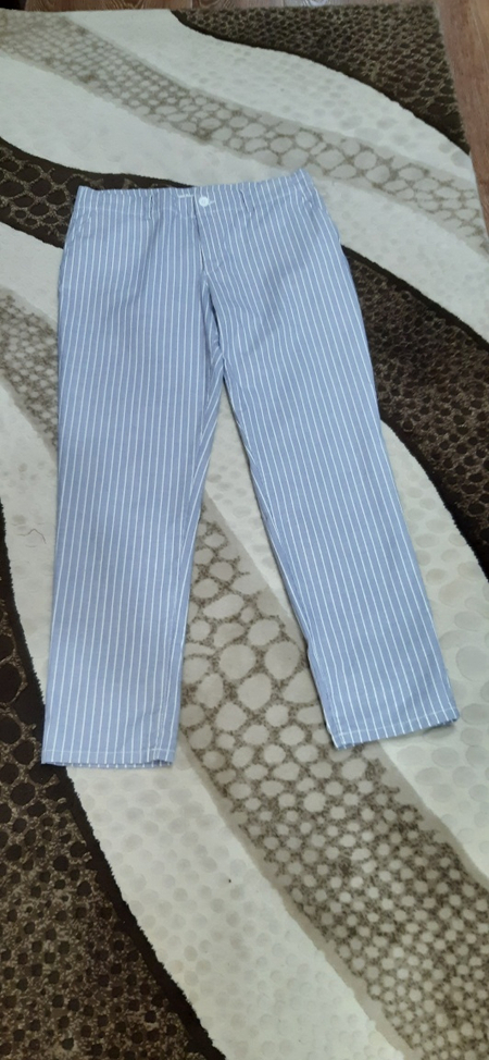 Продам  женские брючки.