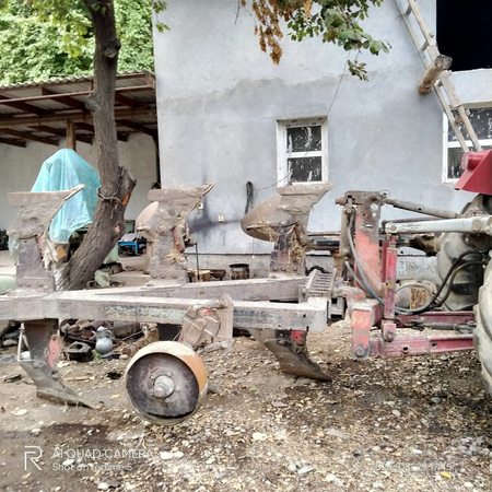 Traktor bezon sotiladi zor tehnika