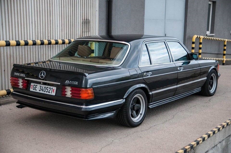 Продам настоящий ранний шильдик AMG Daimler Mercedes benz