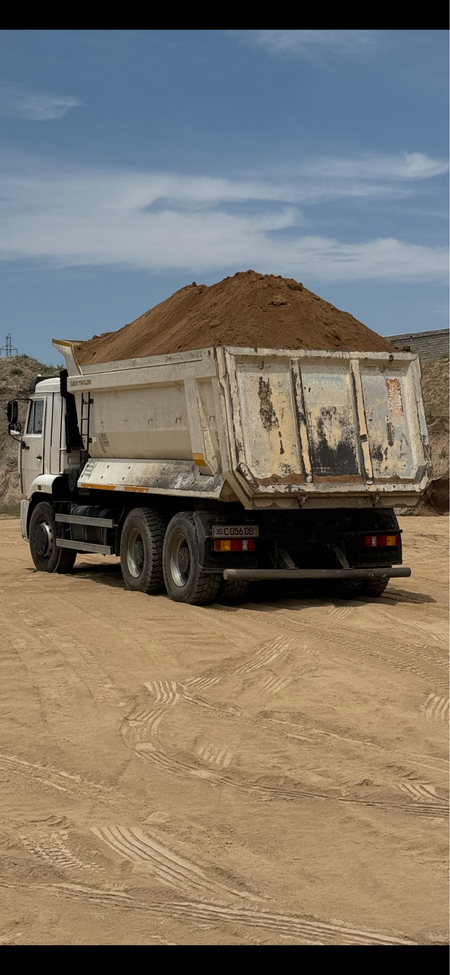 Kamaz evro 6520 yurib turgan moshina