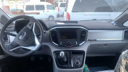 Jac M4 mikroavtobusi