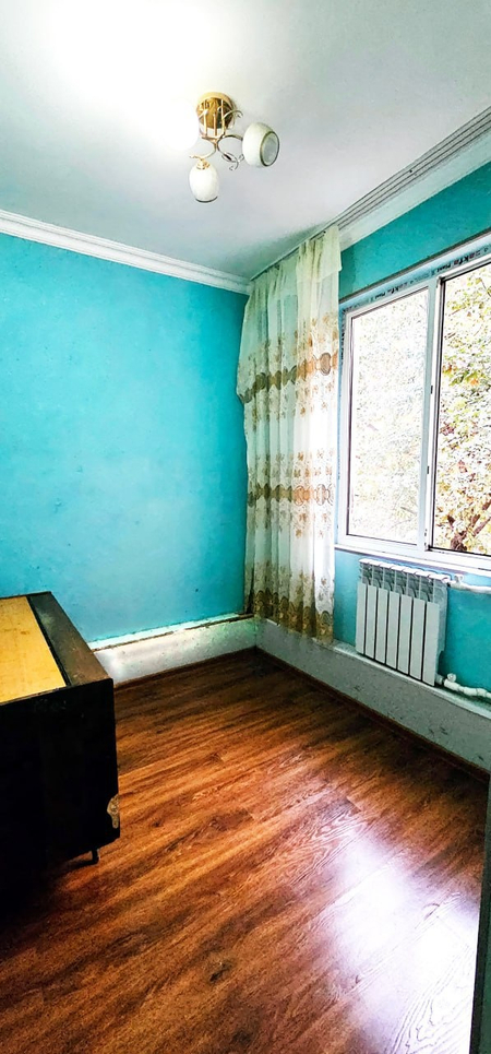 Продам 2 ком массив Феруза
